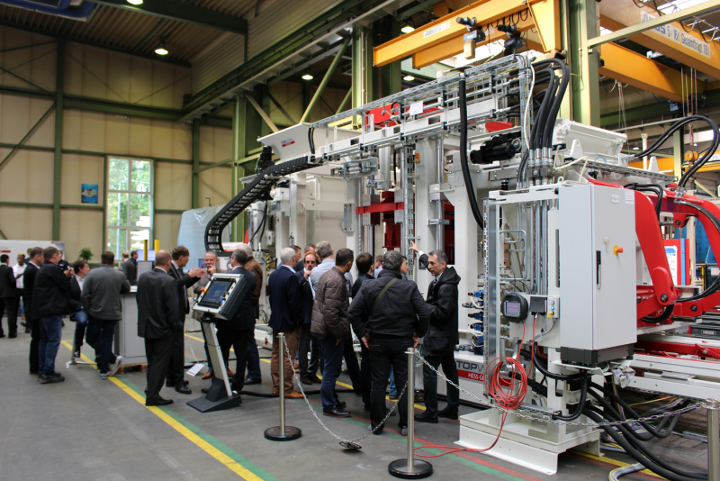 Erneut großes Interesse an Hausmesse in Burbach - Betonwerk Fertigteil ...