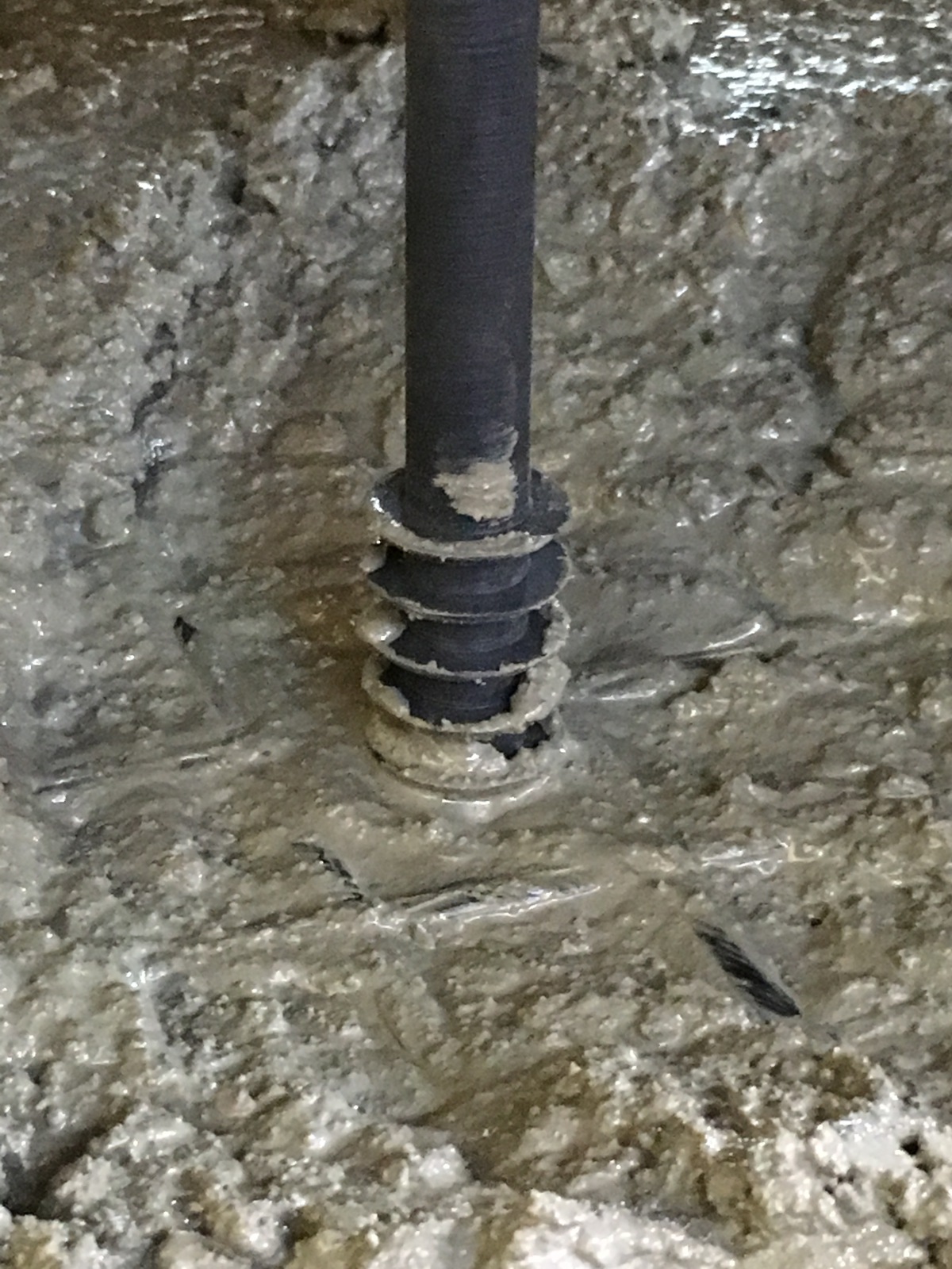 Thermal anchor for carbon-fiber reinforced concrete double walls ...