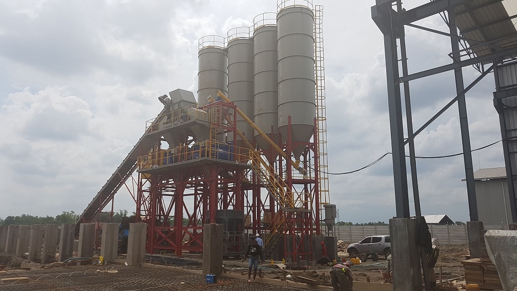 Twin-shaft batch mixer used in concrete pipe production - Concrete ...