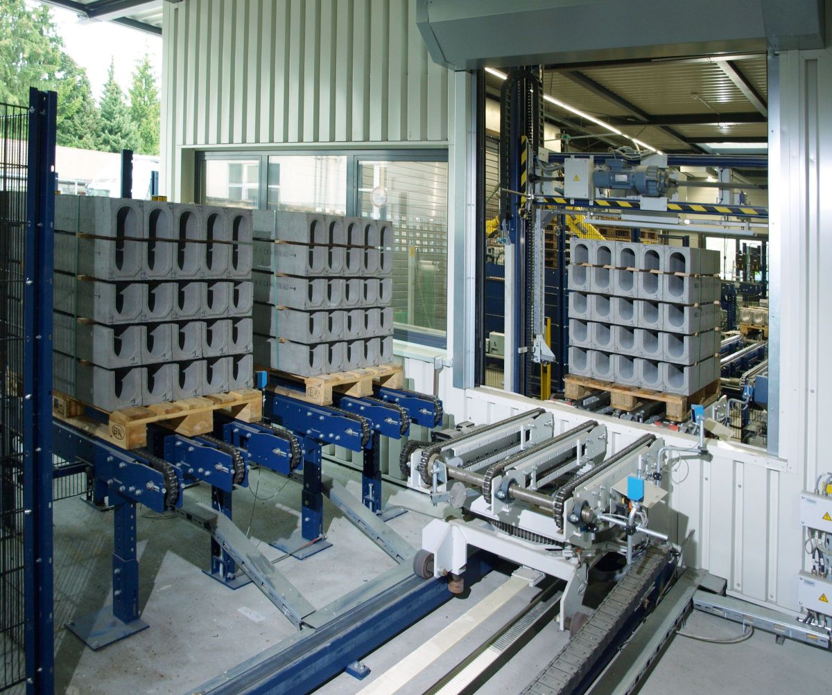 New packaging system for concrete drainage channels - Concrete Plant ...