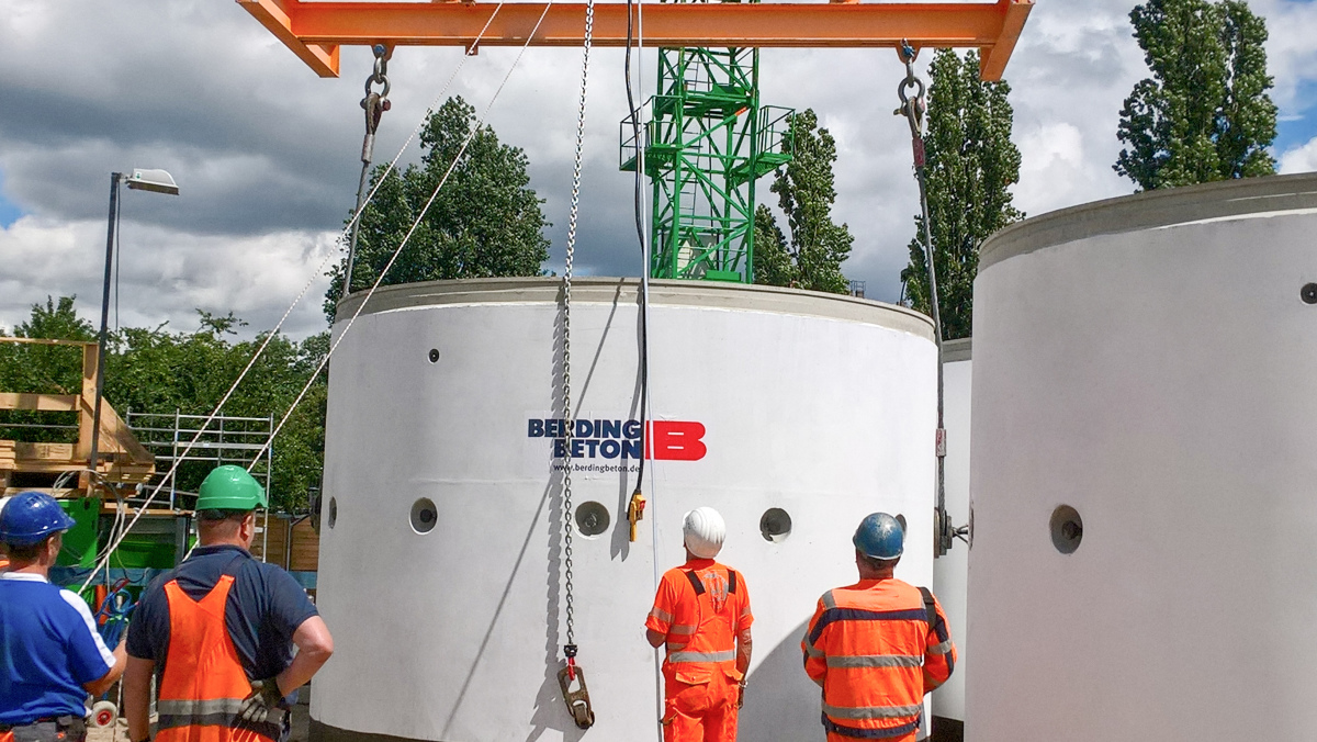 Reinforced concrete jacking pipes for storage sewer Berlin Mauerpark ...
