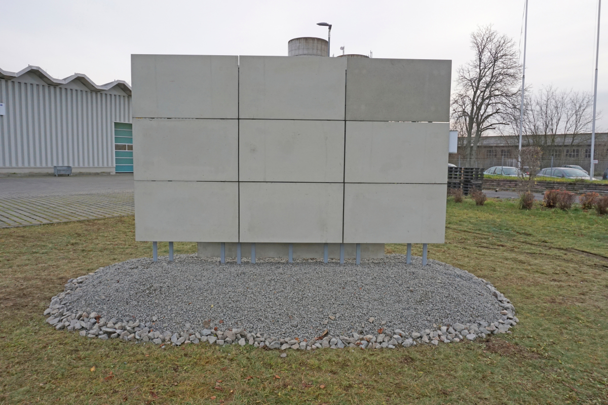 Memory steel connectors for carbon-reinforced concrete components ...