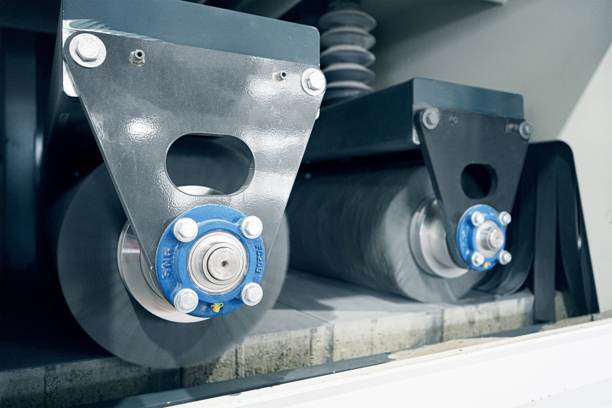 New development: Curling with oscillating brush rollers - Concrete ...