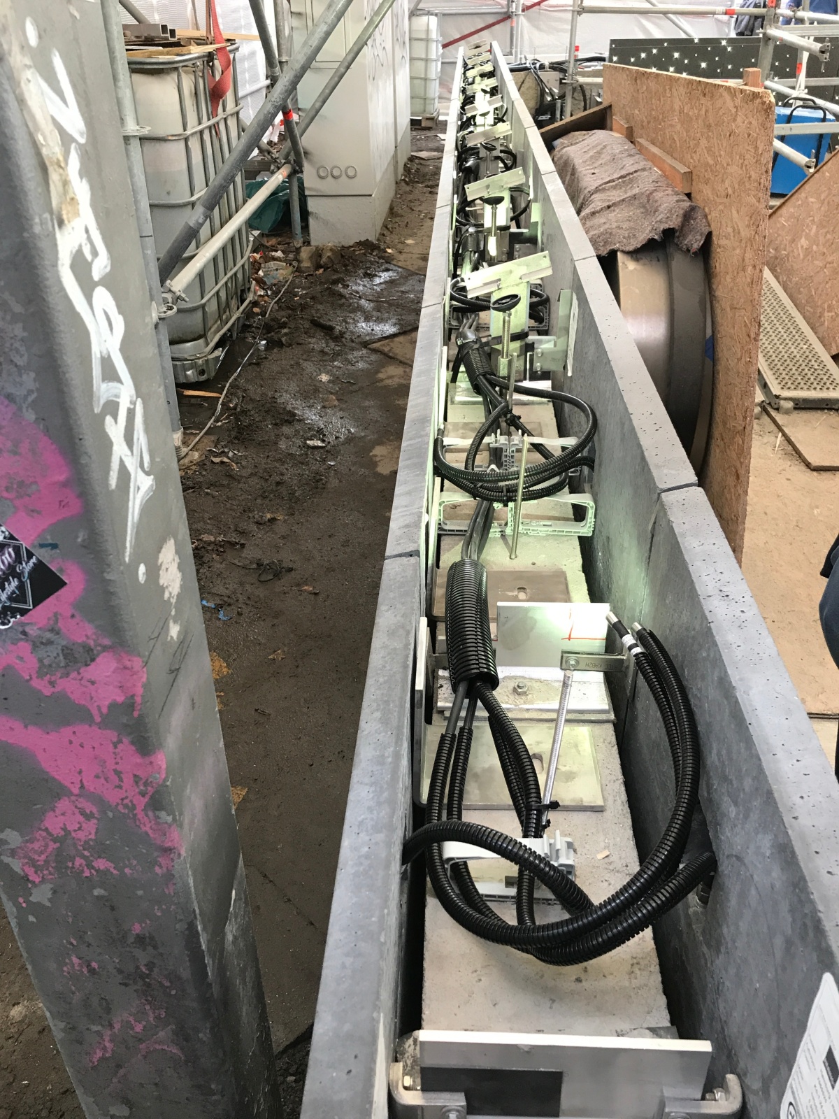 The Reeperbahn in Hamburg shines in new splendor - Concrete Plant ...