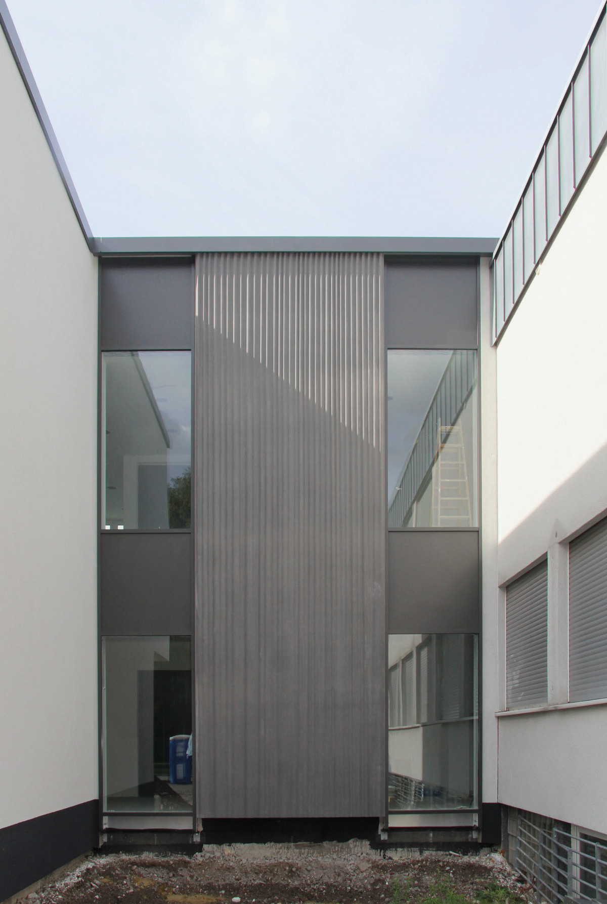 Aesthetic wave: New office building of Reckli - Concrete Plant Precast ...