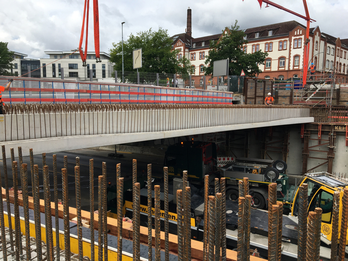 Micro-reinforcement of 2,000 m3 concrete with 4 tons of Sika Crackstop ...