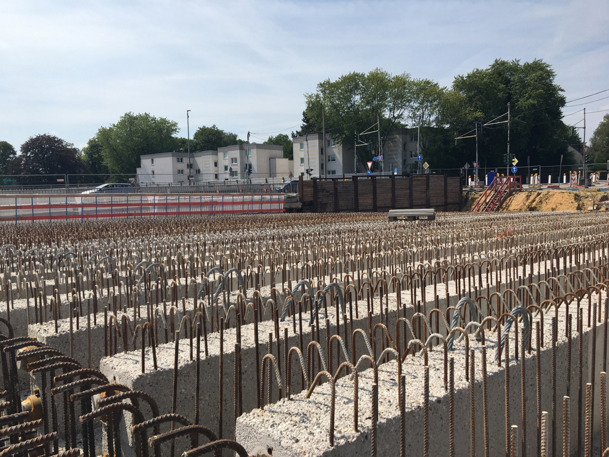 Micro-reinforcement of 2,000 m3 concrete with 4 tons of Sika Crackstop ...