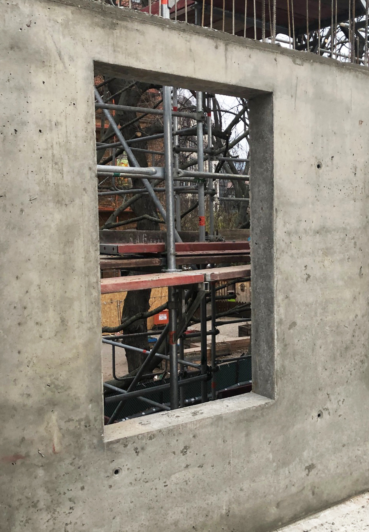 Safe storage of wall elements on the construction site - Concrete Plant ...