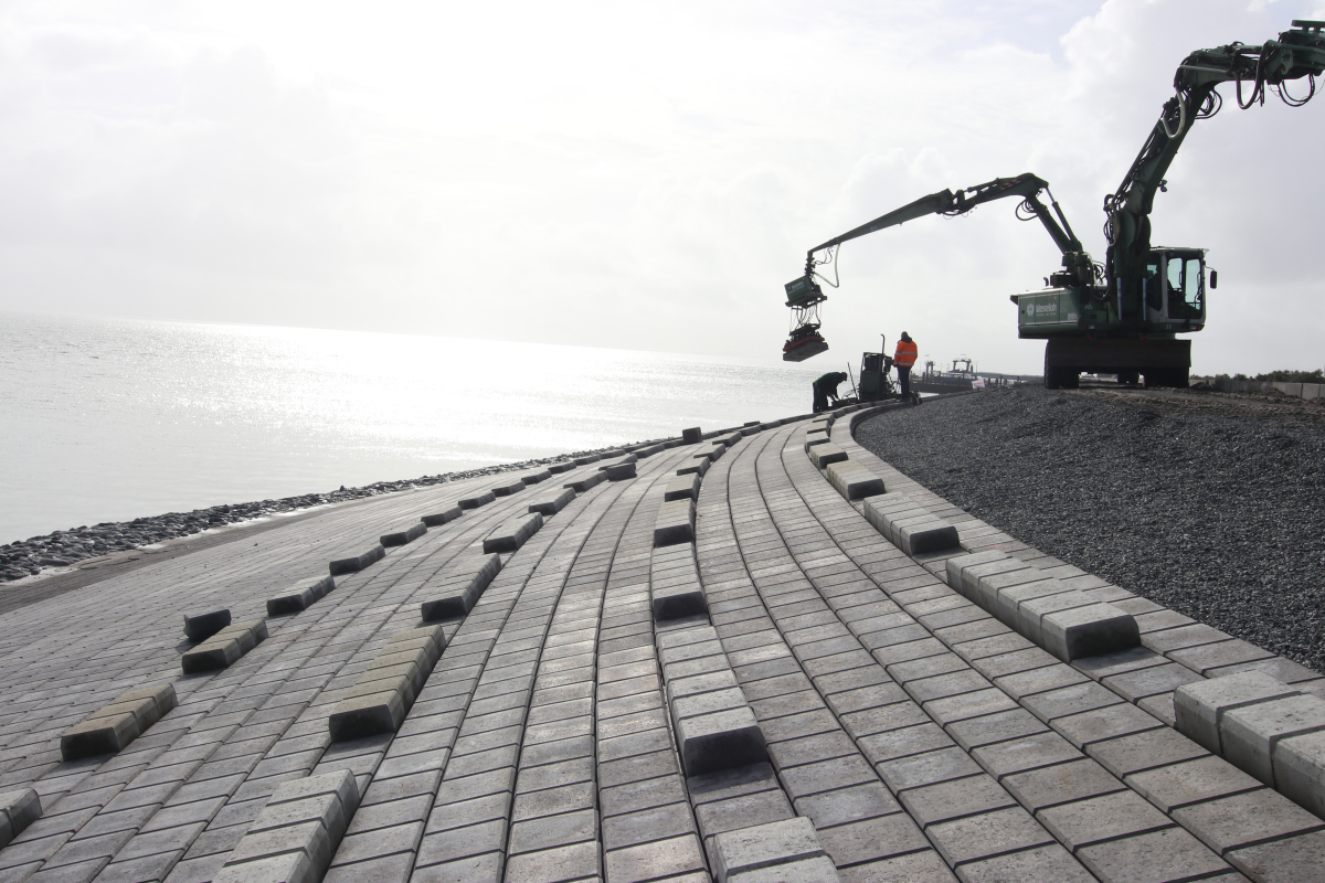 Berding Beton lieferte Verkalit-System für Deichsanierung auf Borkum ...