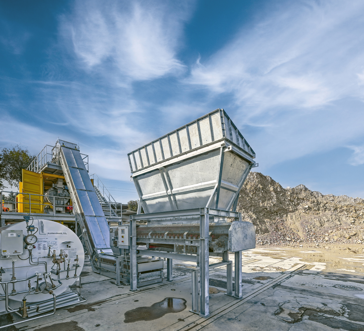 Concrete recycling for reducing the CO2 footprint in the construction ...