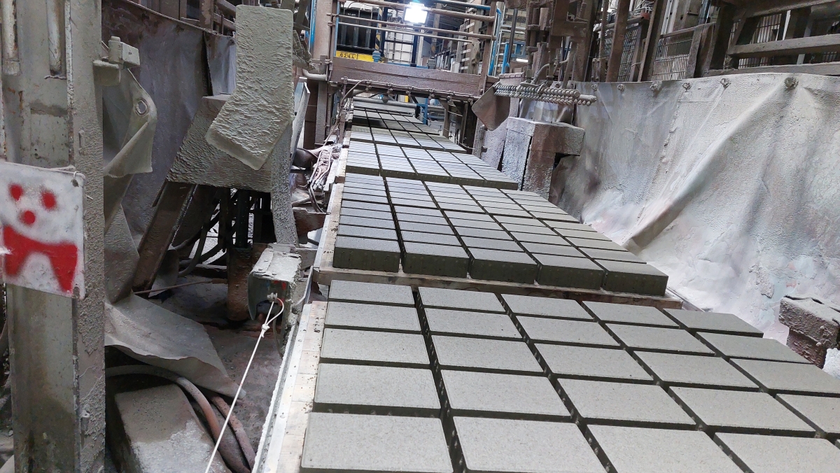 Successful paving block production using low-carbon circular cements on ...