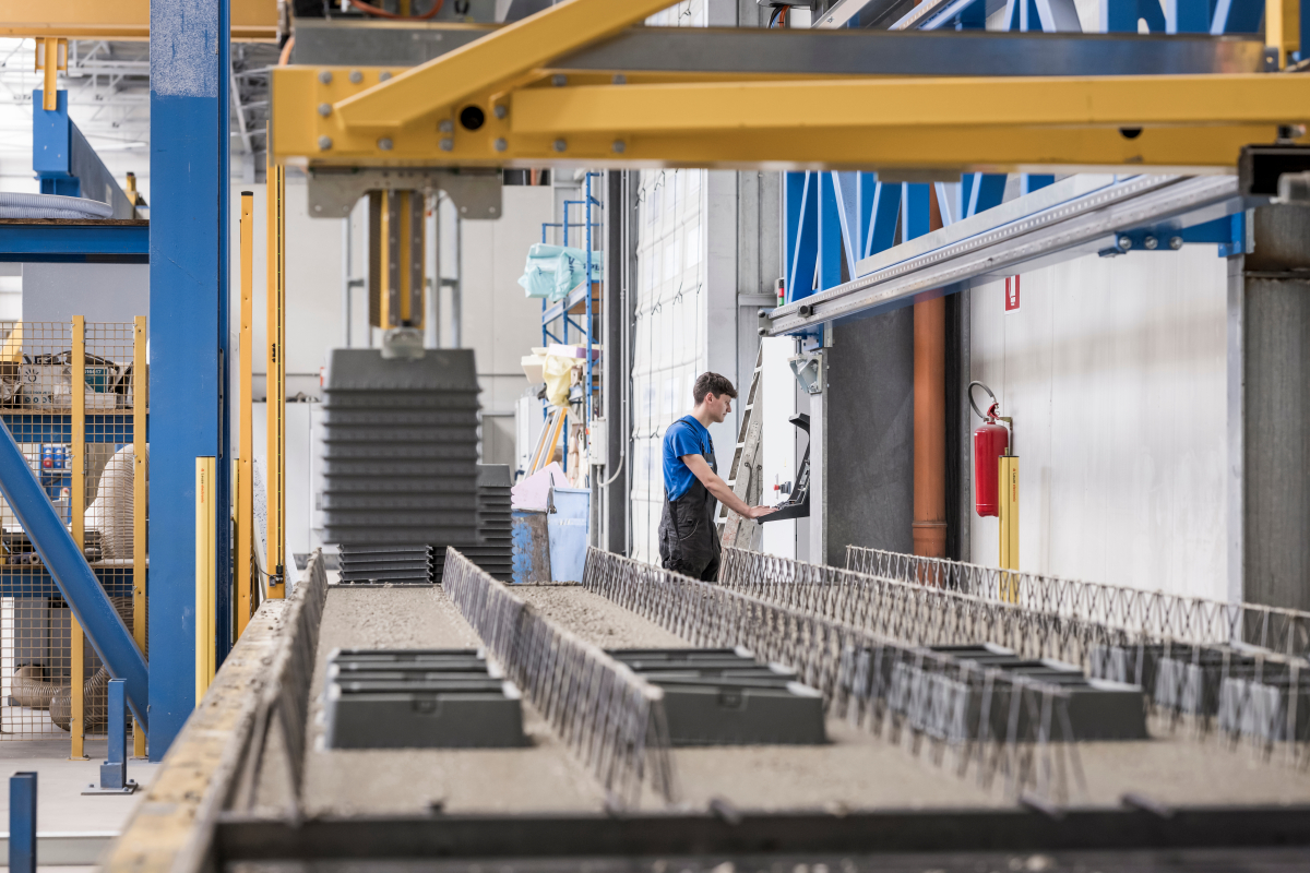 Technology leader sets benchmark with own precast plant - Concrete ...