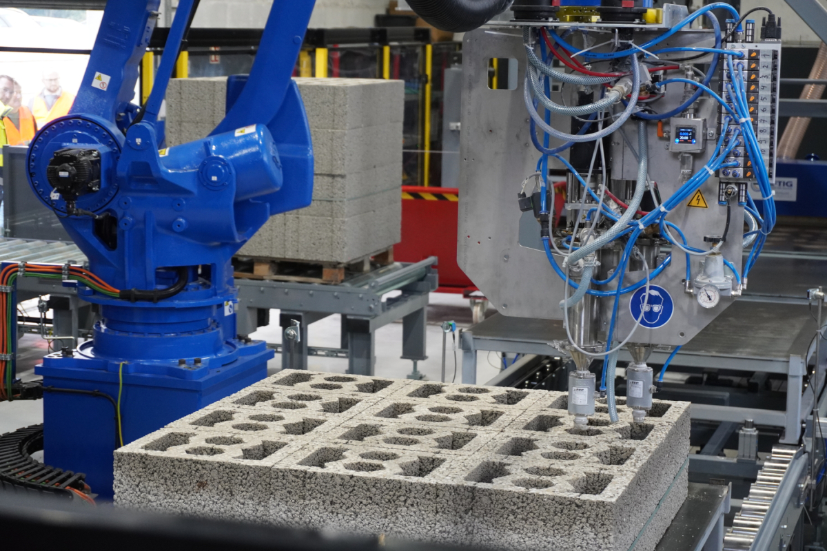 Bionic block with purely mineral foam filling - Concrete Plant Precast ...